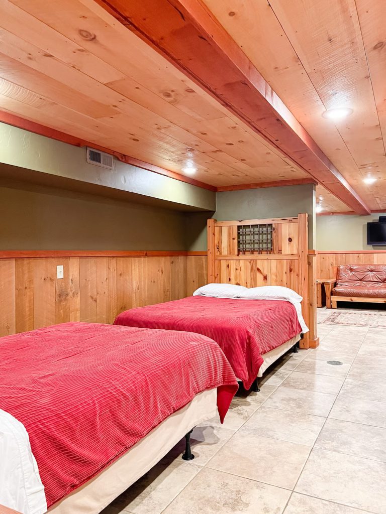 Dormitory – Club 51